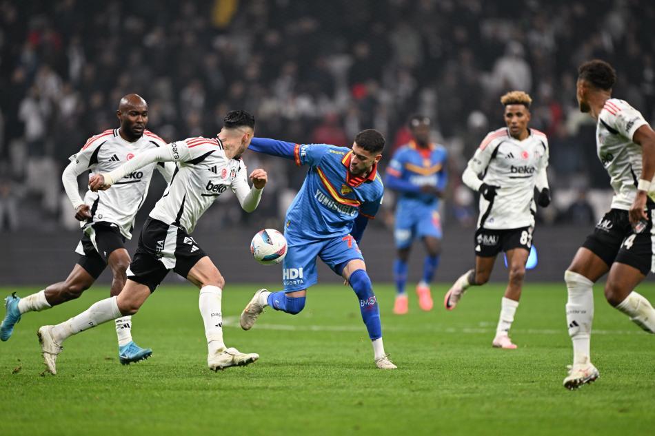 BEŞİKTAŞ'IN MAĞLUBİYETİNDEN NOTLAR - Beşiktaş - Göztepe maçından öne ... BEŞİKTAŞ'IN MAĞLUBİYETİNDEN NOTLAR - Beşiktaş - Göztepe maçından öne ...