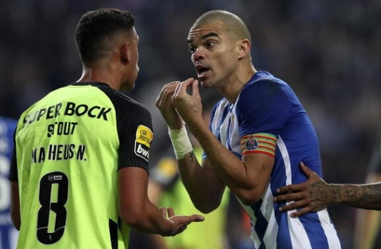 Porto'lu Pepe'nin hakemden saklamaya çalıştığı obje Portekiz gündeminde ...